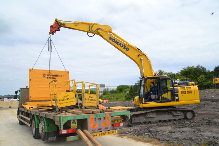 A40 Slinger Signaller | Health & Safety Courses | Groundforce Training